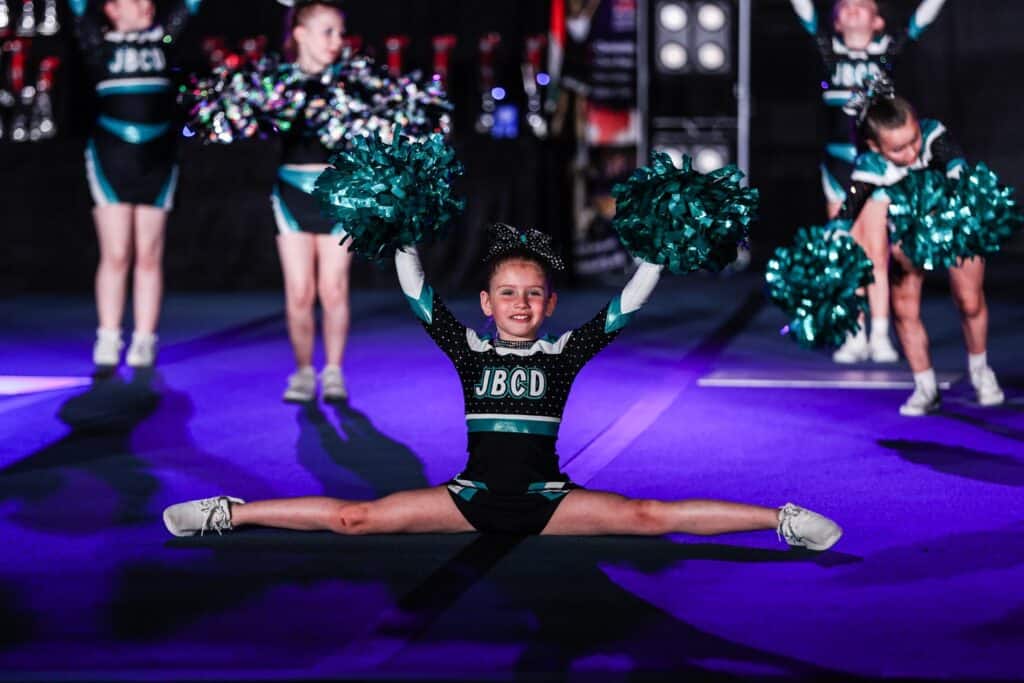 Teenies Cheerleader Splits - UK Cheerleading Association